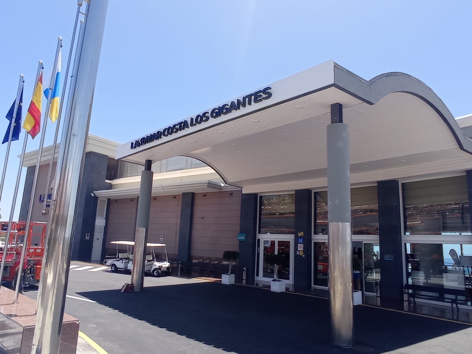 LETRAS CORPÓREAS - HOTEL LANDMAR - COSTA DE LOS GIGANTES - Bobet Canarias